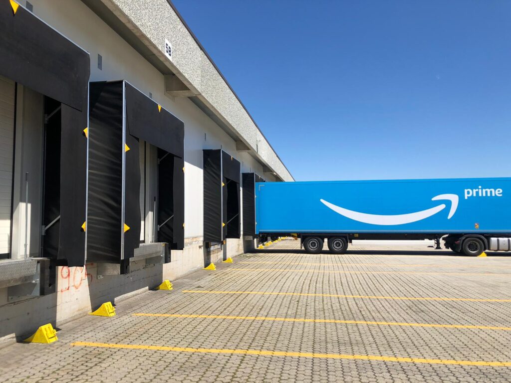 Loading bay for Amazon - GLG Doors