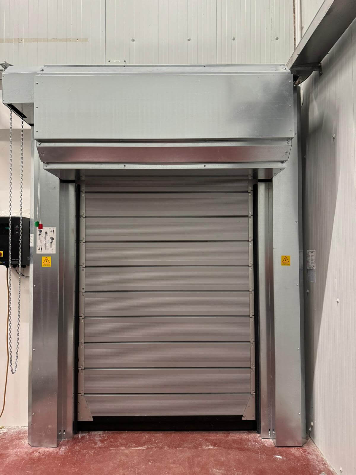 Una serranda superveloce per un'azienda farmaceutica - GLG Doors